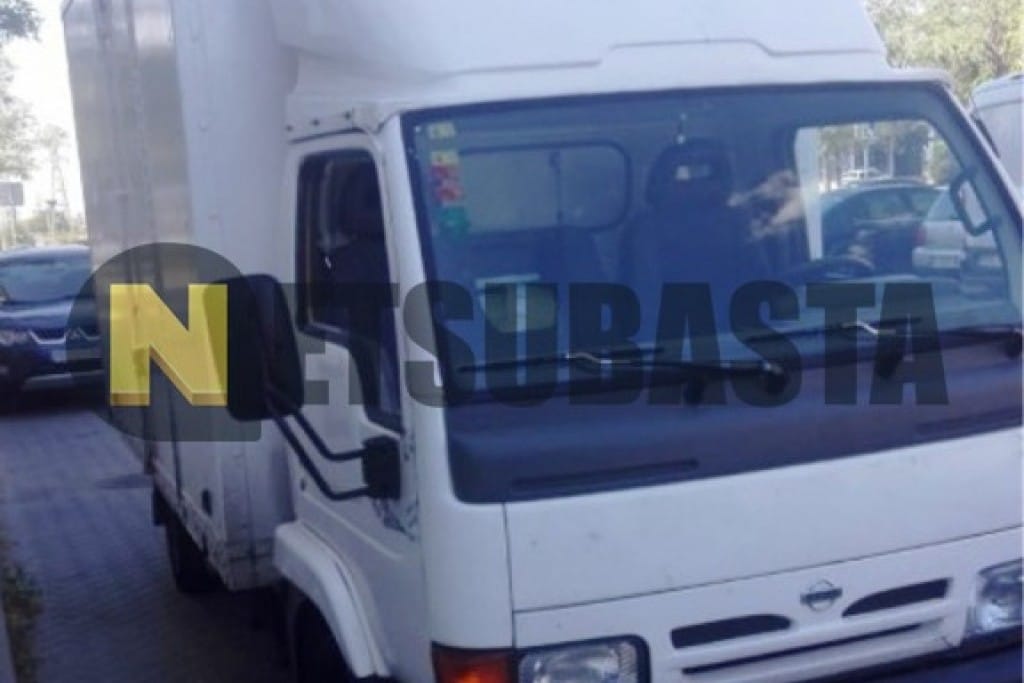 Subasta de Nissan Cabstar-E TL110.35 2001