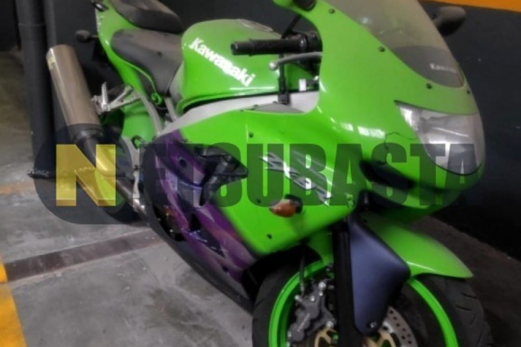 Subasta de Kawasaki ZX9R Ninja 2000