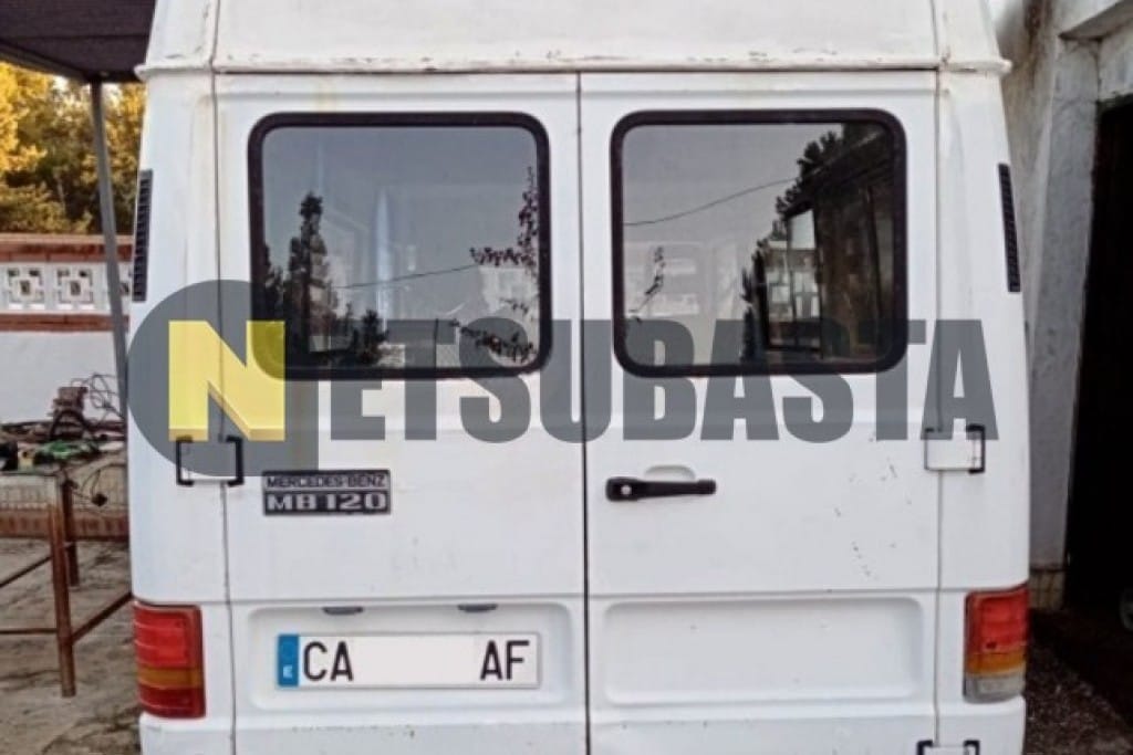 Subasta de Mercedes-Benz MB 120 1989