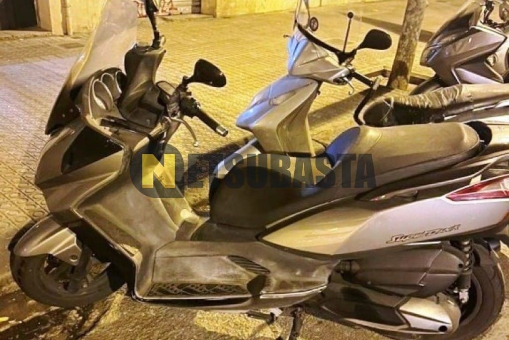 Subasta de Kymco Super Dink 300 2010