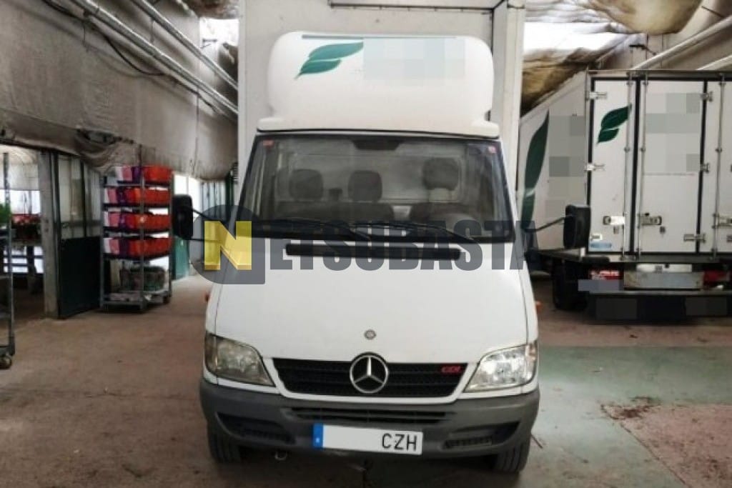 Subasta de Mercedes-Benz SPRINTER 413 CDI CHASIS CAB. ISOTERMO 2004