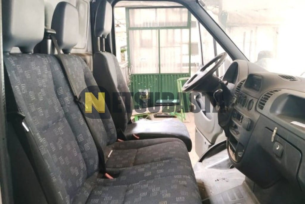 Subasta de Mercedes-Benz SPRINTER 413 CDI CHASIS CAB. ISOTERMO 2004